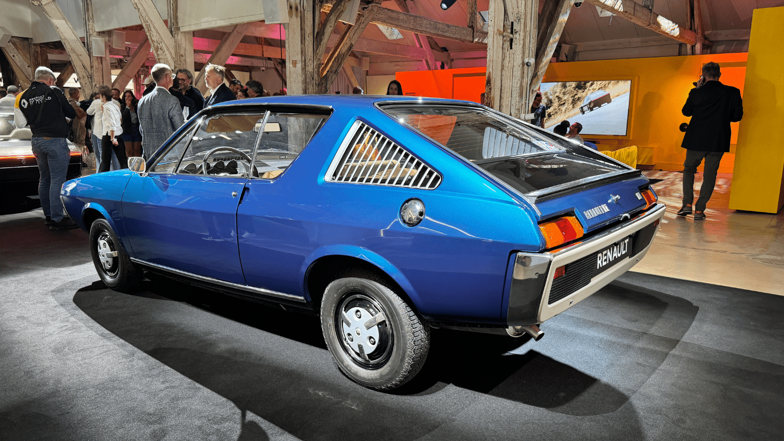 Vidéo - Renault R17 Concept, le coupé réinventé avec un moteur électrique